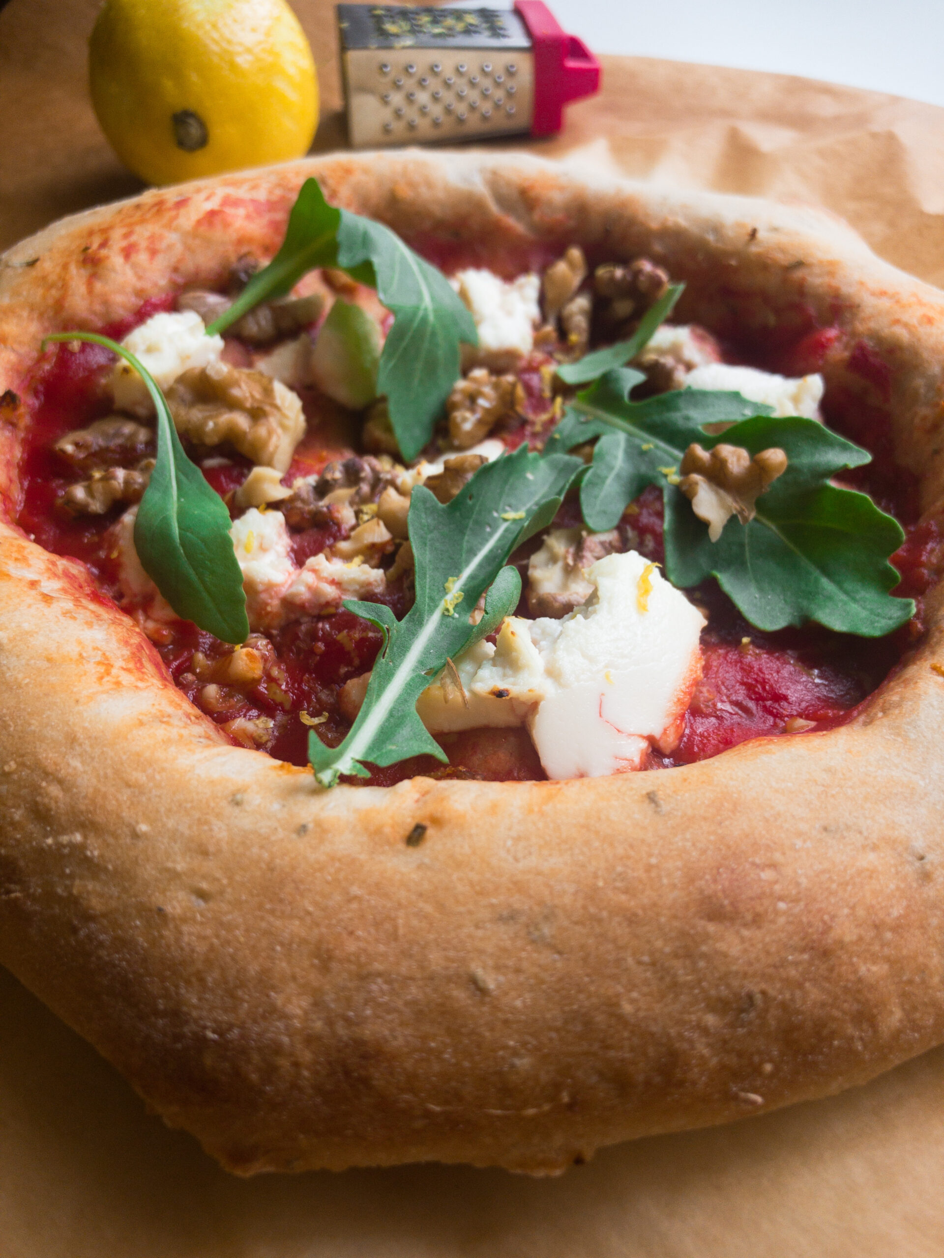 Pizza auf zwei Arten mit selbstgemachtem Teig – Rezepte | Foodblog ...